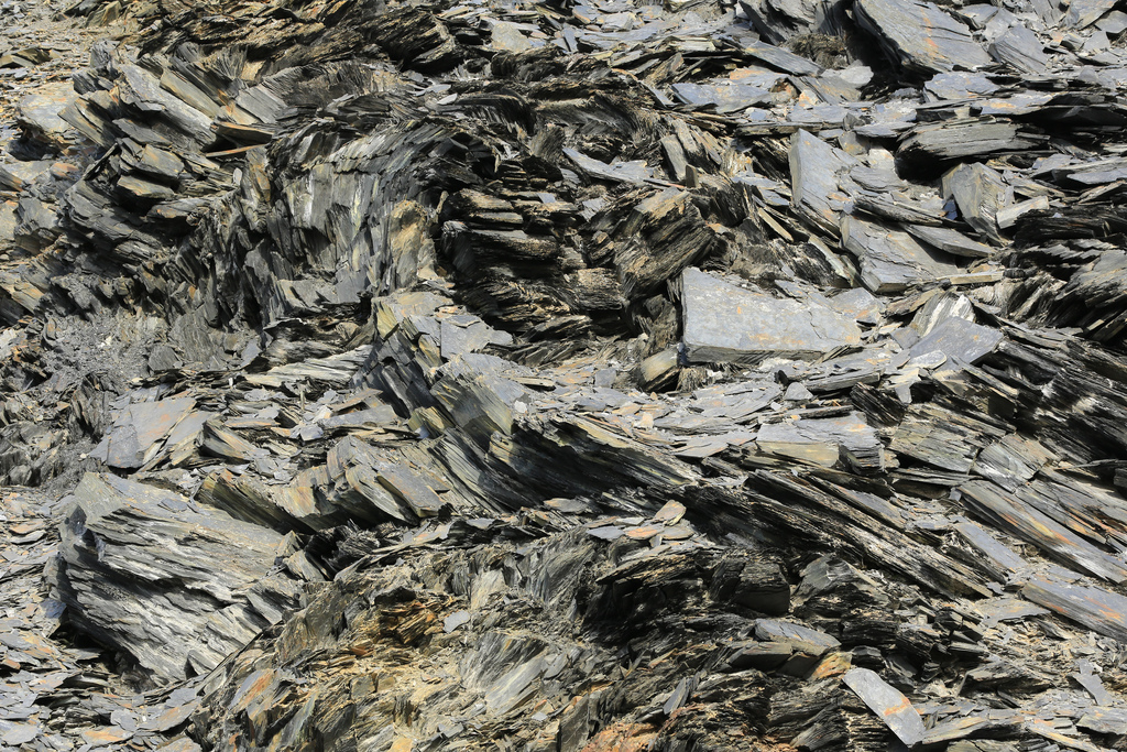 Gray Shale – #Dark #Poetry – BooknVolume